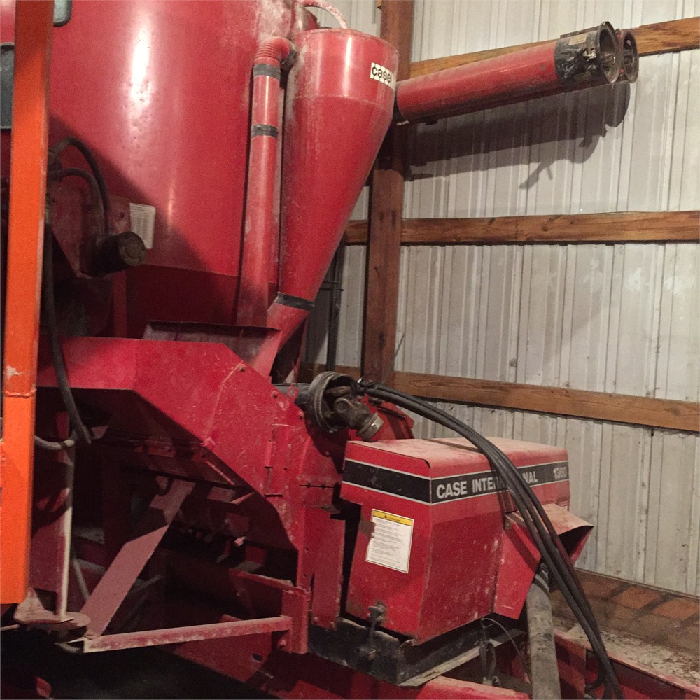 Corteva Equipment Sales - Case IH 1360 Grinder Mixer