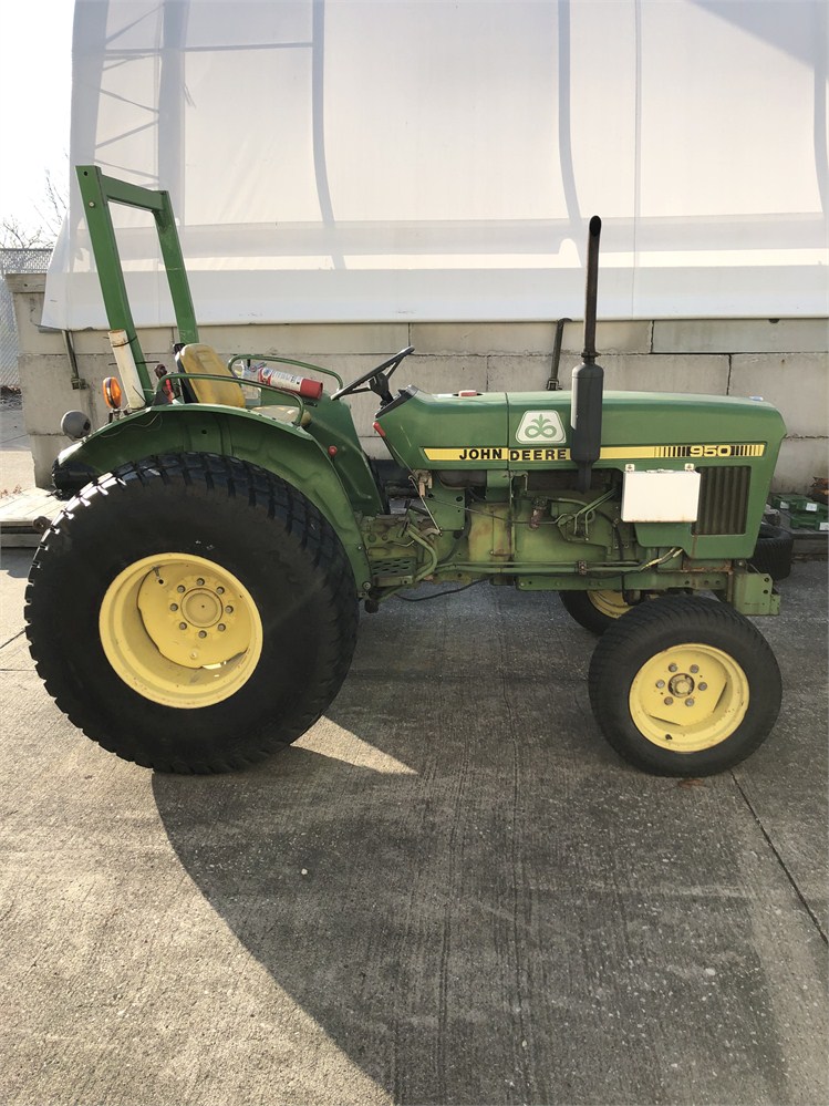 Corteva Equipment Sales - 1986 John Deere 950 Tractor - Johnston, Iowa ...