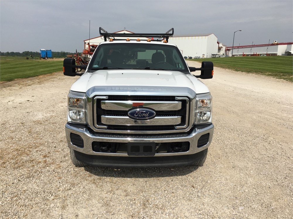 Corteva Equipment Sales - 2014 Ford F350 XLT Super Cab Dually Service ...