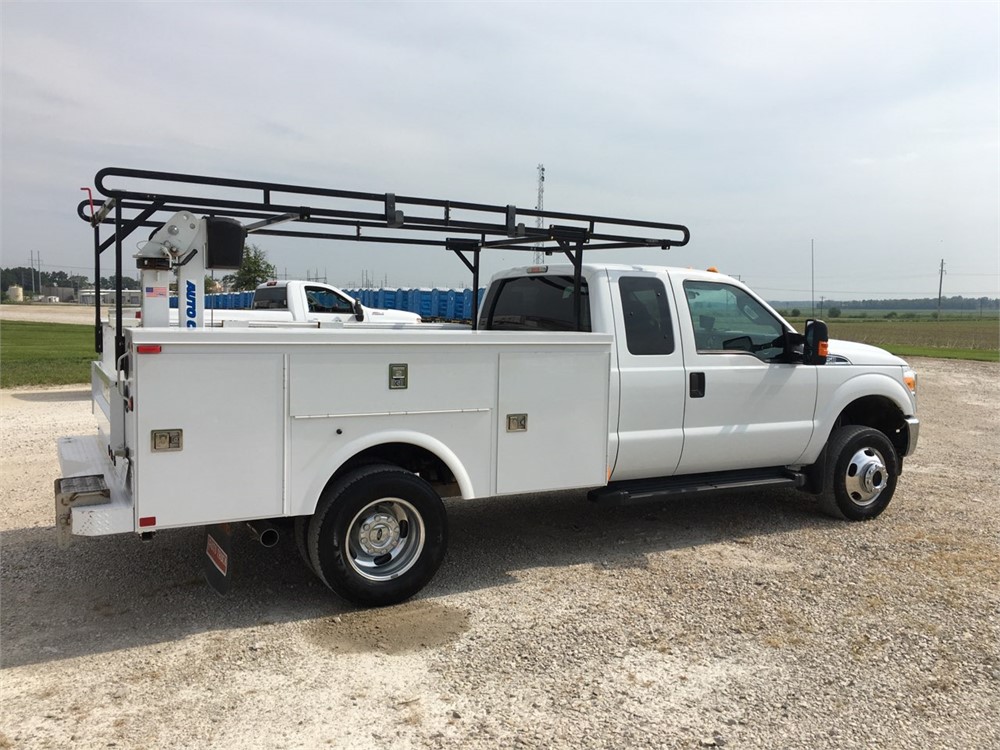 Corteva Equipment Sales - 2014 Ford F350 XLT Super Cab Dually Service ...
