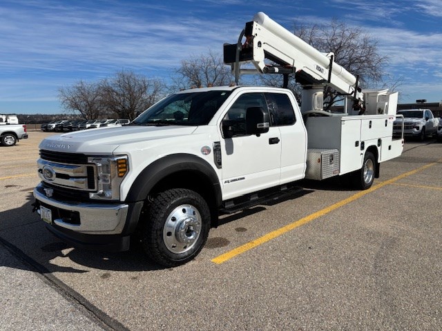 Corteva Equipment Sales - 2019 Ford F550 XLT Extended Cab Aerial Lift ...